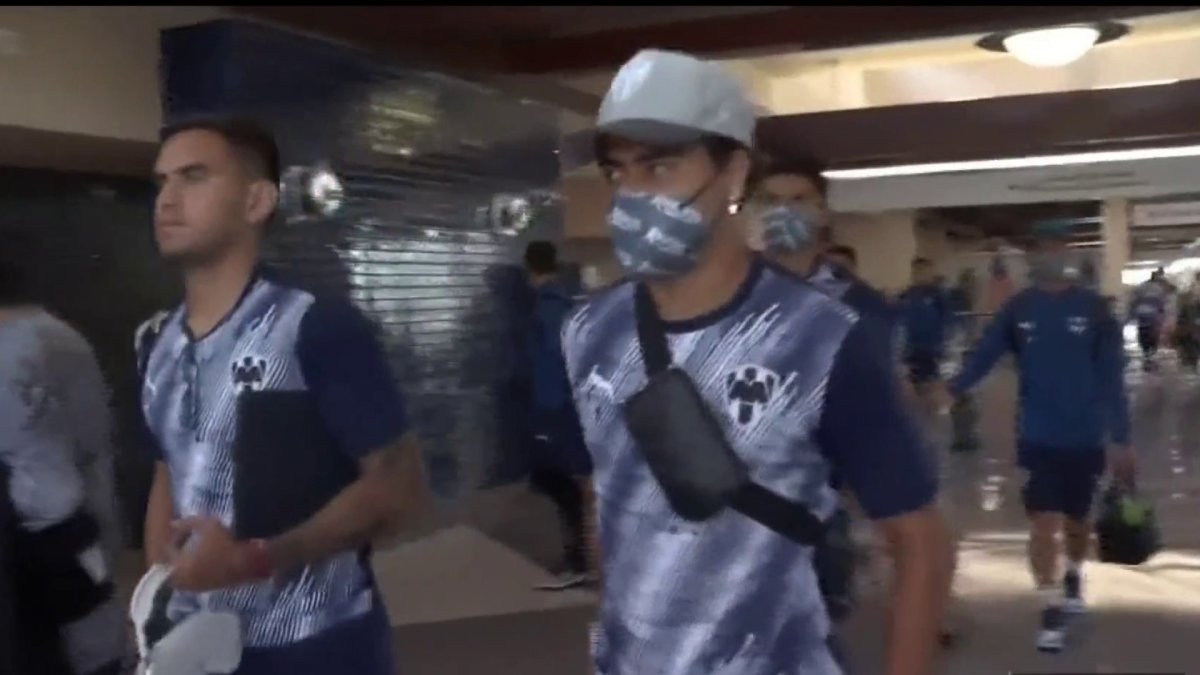 Rayados llega al aeropuerto de McAllen – Telemundo McAllen (40)