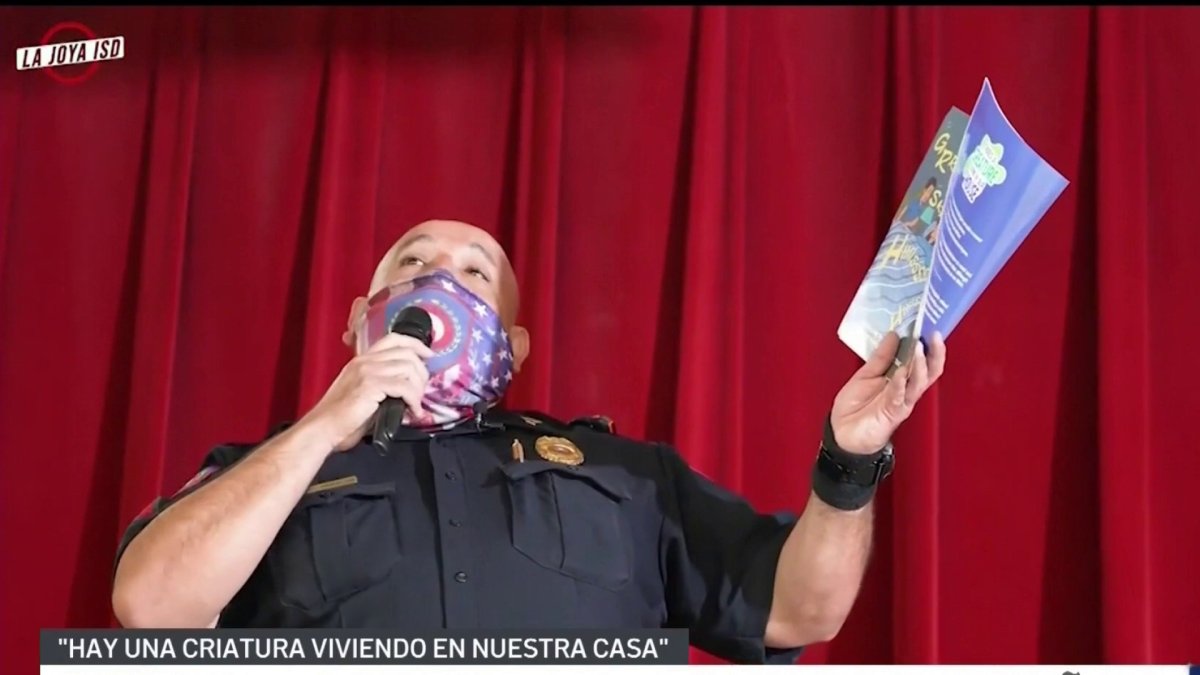 Sargento de la Policía de La Joya se estrena como escritor de libros ...