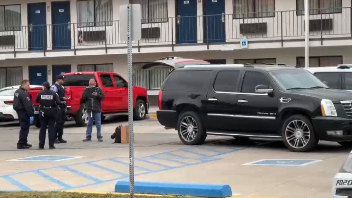 Texas: matan a dos hombres a puñaladas en un Motel 6 – Telemundo ...
