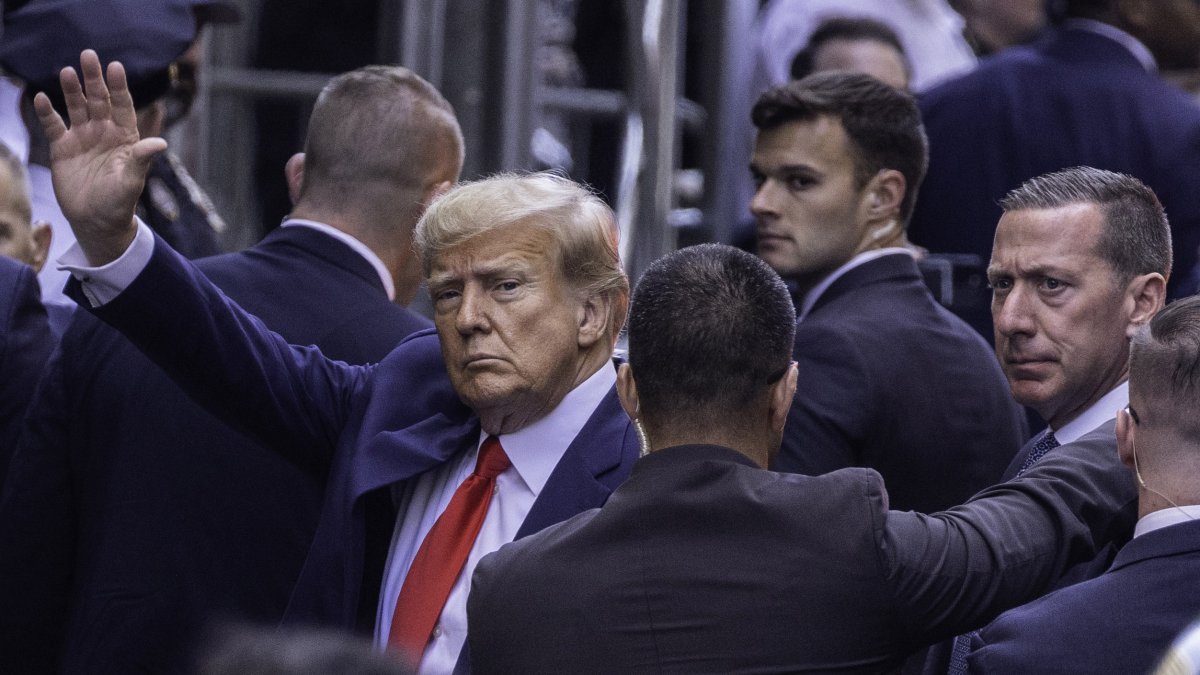 ¿Le tomarán la foto policial a Trump? Fuentes dicen que no – Telemundo ...