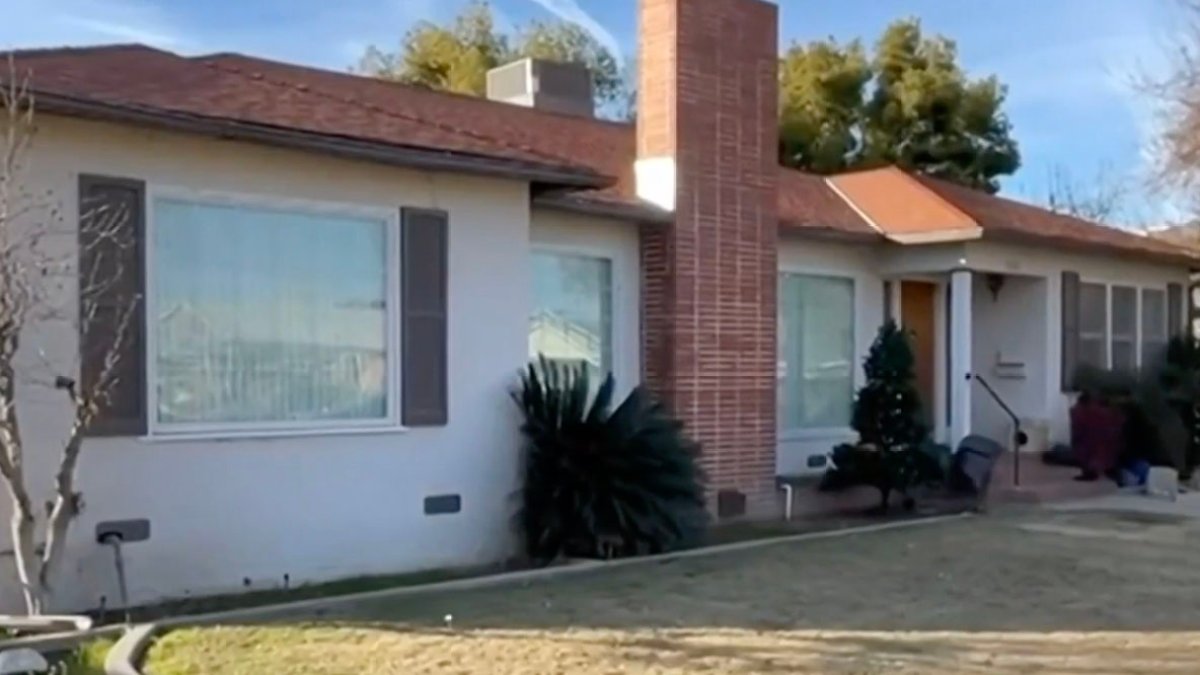 California: hallan a tres muertos en una casa en Reedley – Telemundo ...