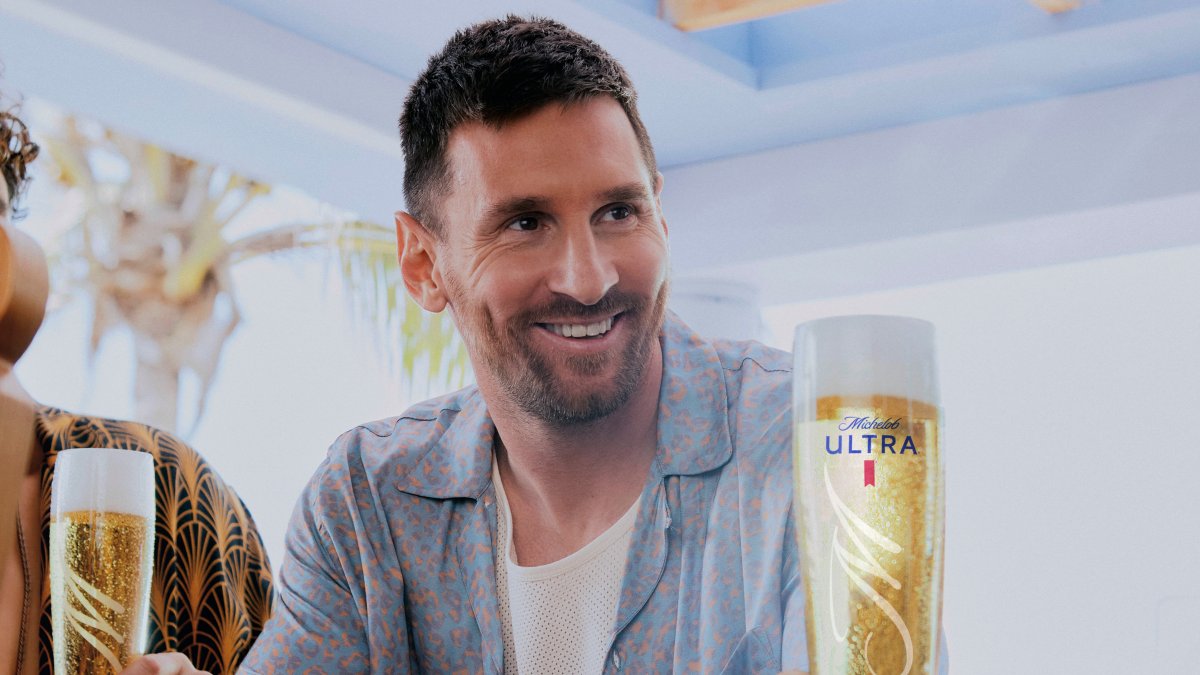 Lionel Messi en comercial de Michelob Ultra en el Super Bowl ...