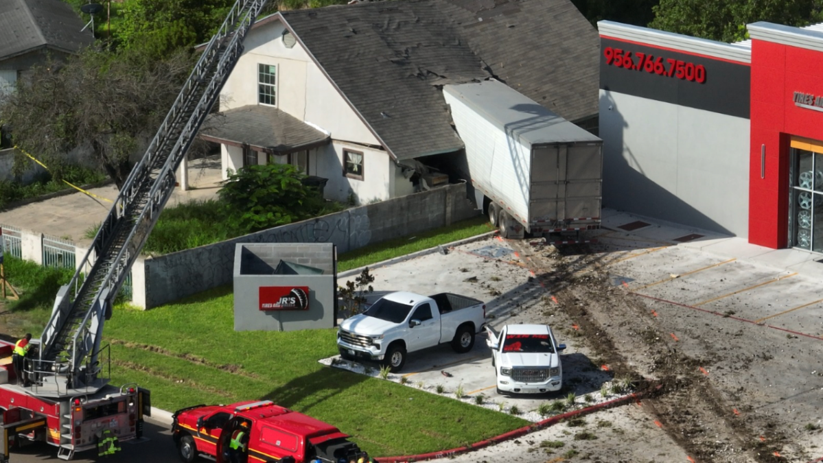 Mission: tráiler choca contra dos vehículos y una casa – Telemundo ...